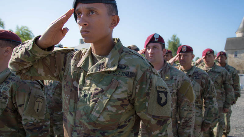 Photos Through the Decades: Celebrating the USO's 74th Birthday ...