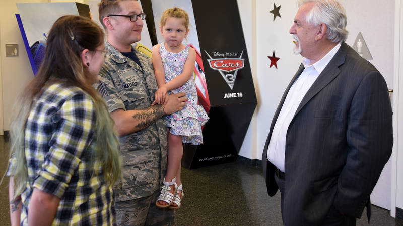 Photos Through the Decades: Celebrating the USO's 74th Birthday ...