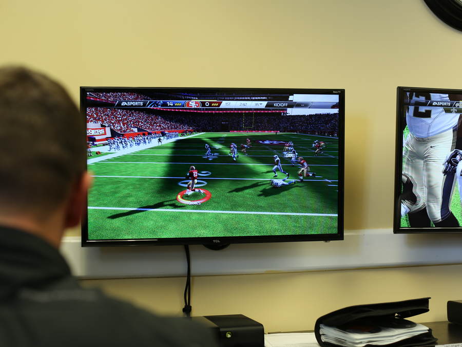 USO at San Antonio MEPS is a Stress Reliever for Recruits and Families ...